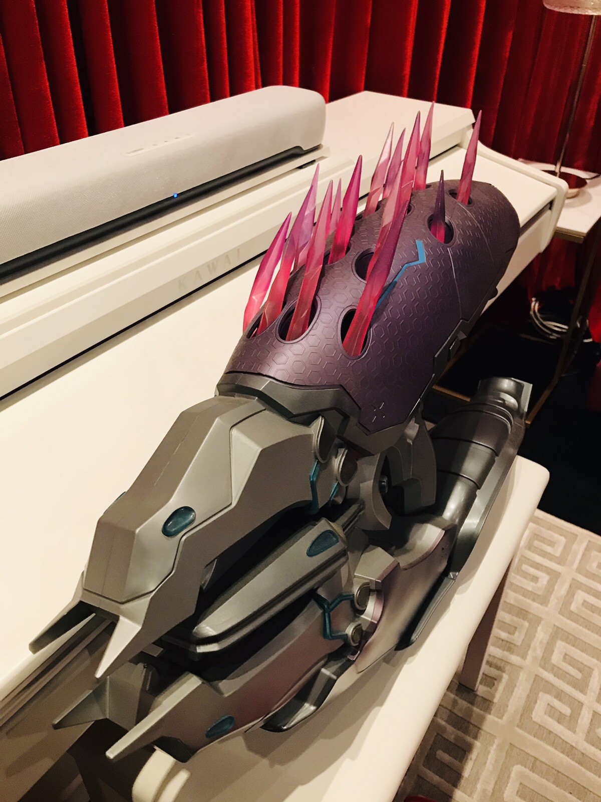 Halo - Needler Limited Edition Replica - 1:1 Size - Neca Working Lights ...