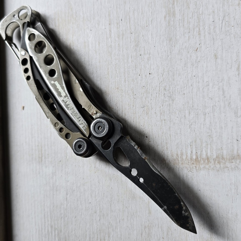 LEATHERMAN SKELETOOL MULTI-TOOL PLIERS KNIFE W/ PART SERRATED BLADE ...