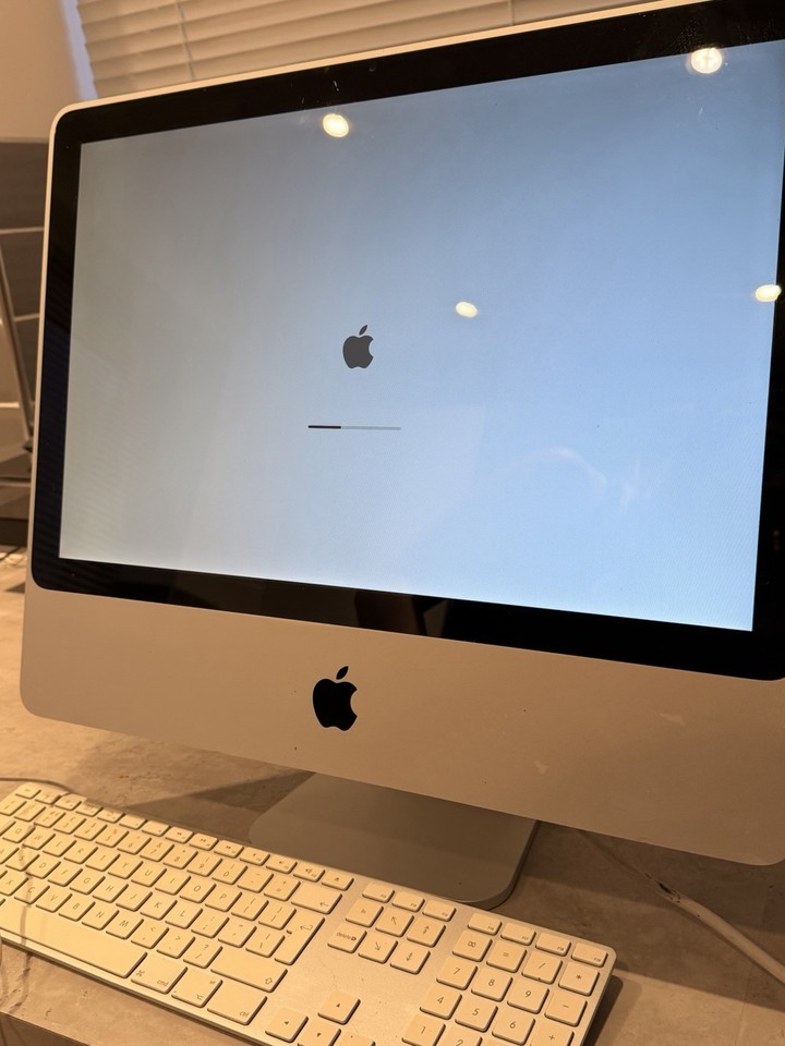 Apple iMAC A1224 2007/2008 model Intel Core 2 Duo RAM: 4GB 320GB HDD ...