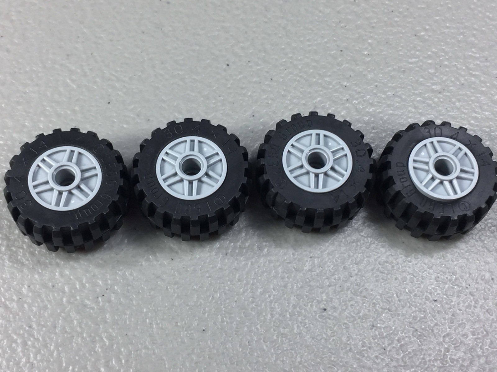 New LEGO LBG Wheels 18mm x 14mm Lot of 4 Authentic 30.4x14 Tires Offset ...