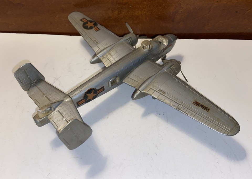 Vintage Built Monogram B-25 Mitchell "Big Cannon" WW-II Bomber Airplane ...