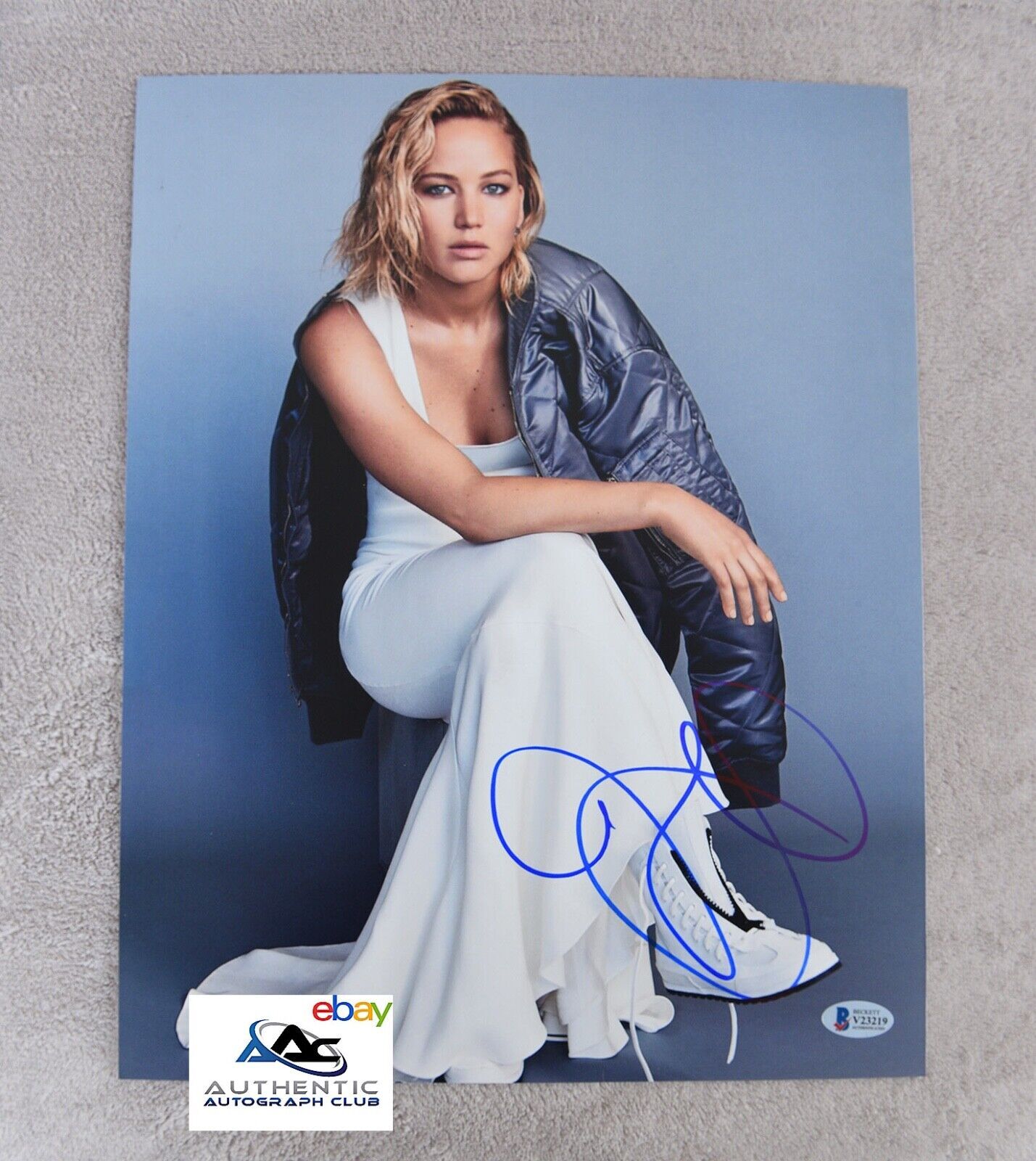 JENNIFER LAWRENCE AUTOGRAPH SIGNED 11x14 PHOTO HUNGER GAMES X-MEN ...