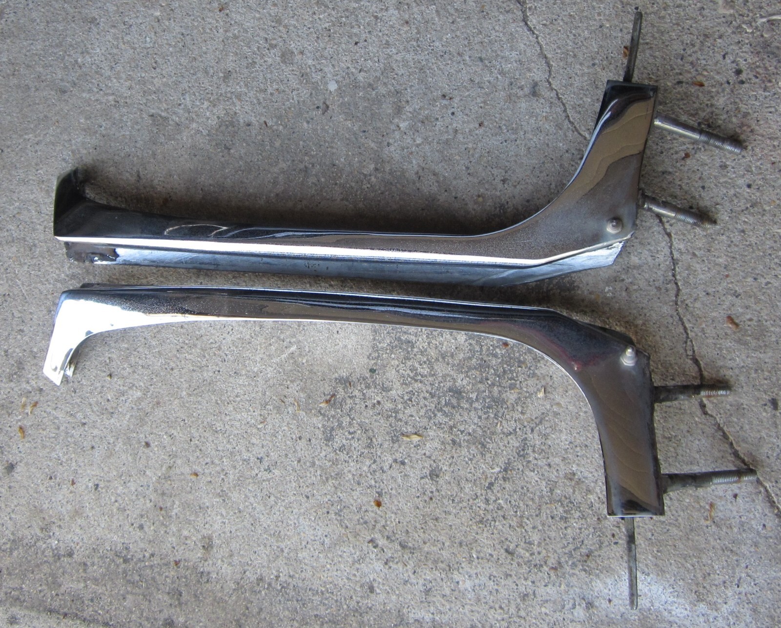 Sunbeam Alpine II Windshield Frame Vertical Post Stanchion Chrome Trim ...