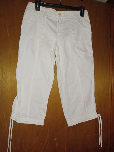 LADIES WHITE CAPRIS. LIGHTWEIGHT W/ TIE BOTTOM SIZE 6 BY MERONA EUC ...