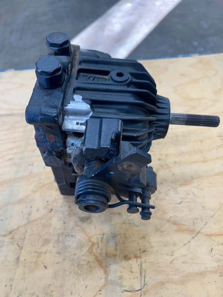 LVA801967 John Deere 2305 hydrostatic drive hydro drive trans pump | eBay