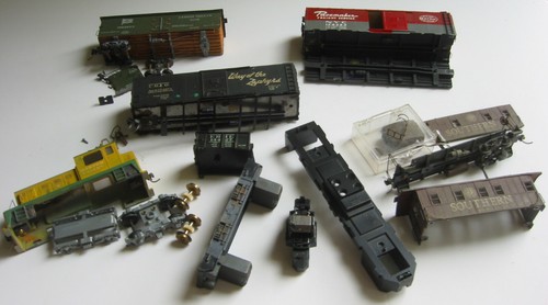 HO SCALE VINTAGE MIXED LOT INCOMPLETE TRAIN CARS FOR PARTS REPAIR ...
