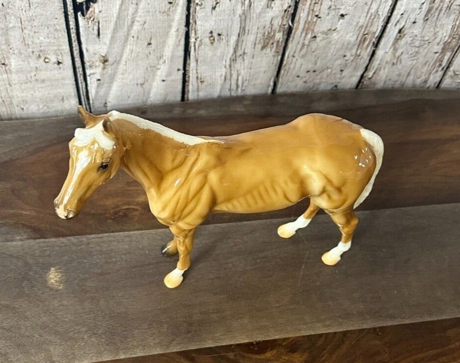 Breyer Chadwick Collector Club 2022 Glossy Palomino Thoroughbred ...
