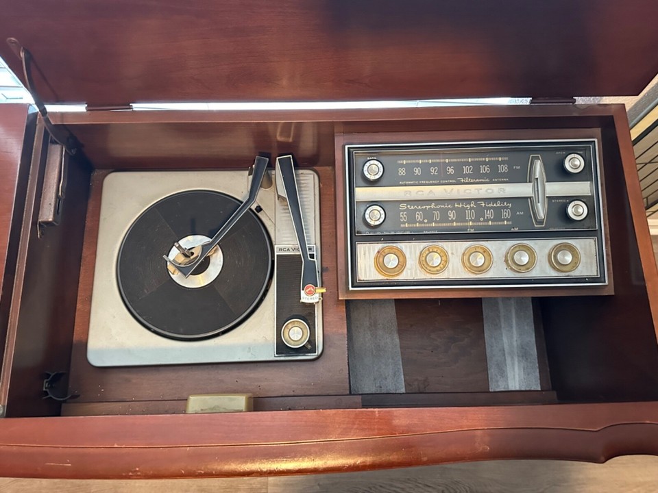 Antique vintage 1960s RCA Victor 1-VF-519 cabinet record player | eBay