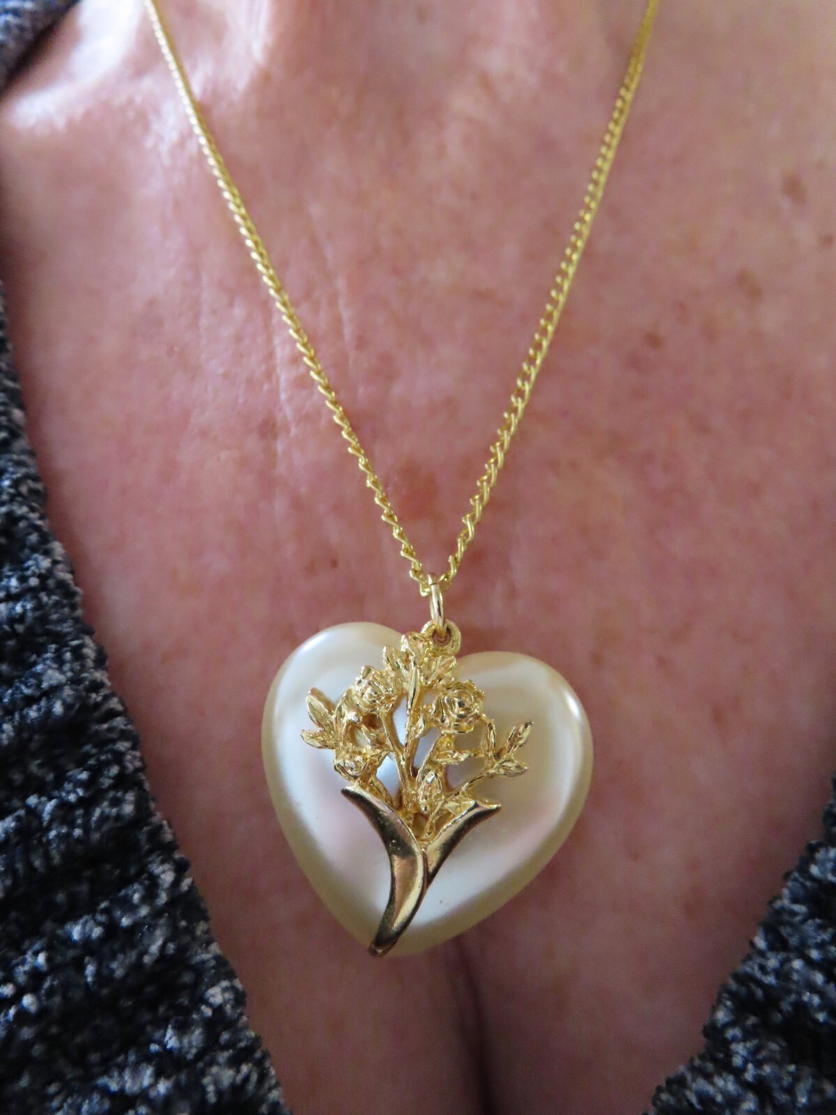 Valentine's Day 1991 AVON "Lustrous Heart Necklace" | eBay