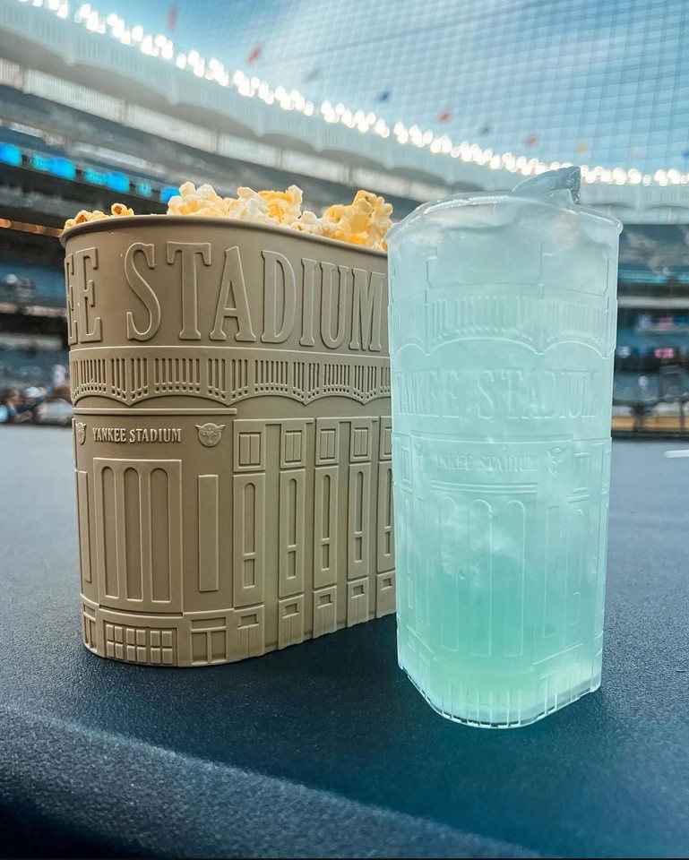New York Yankees - Yankee Stadium Empty Popcorn Bucket & Cocktail Cup ...