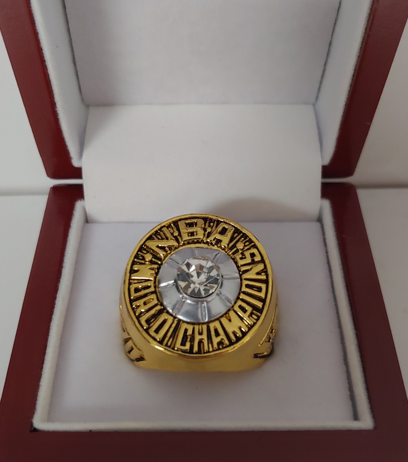 Willis Reed - 1970 New York Knicks Championship Ring With Wooden ...
