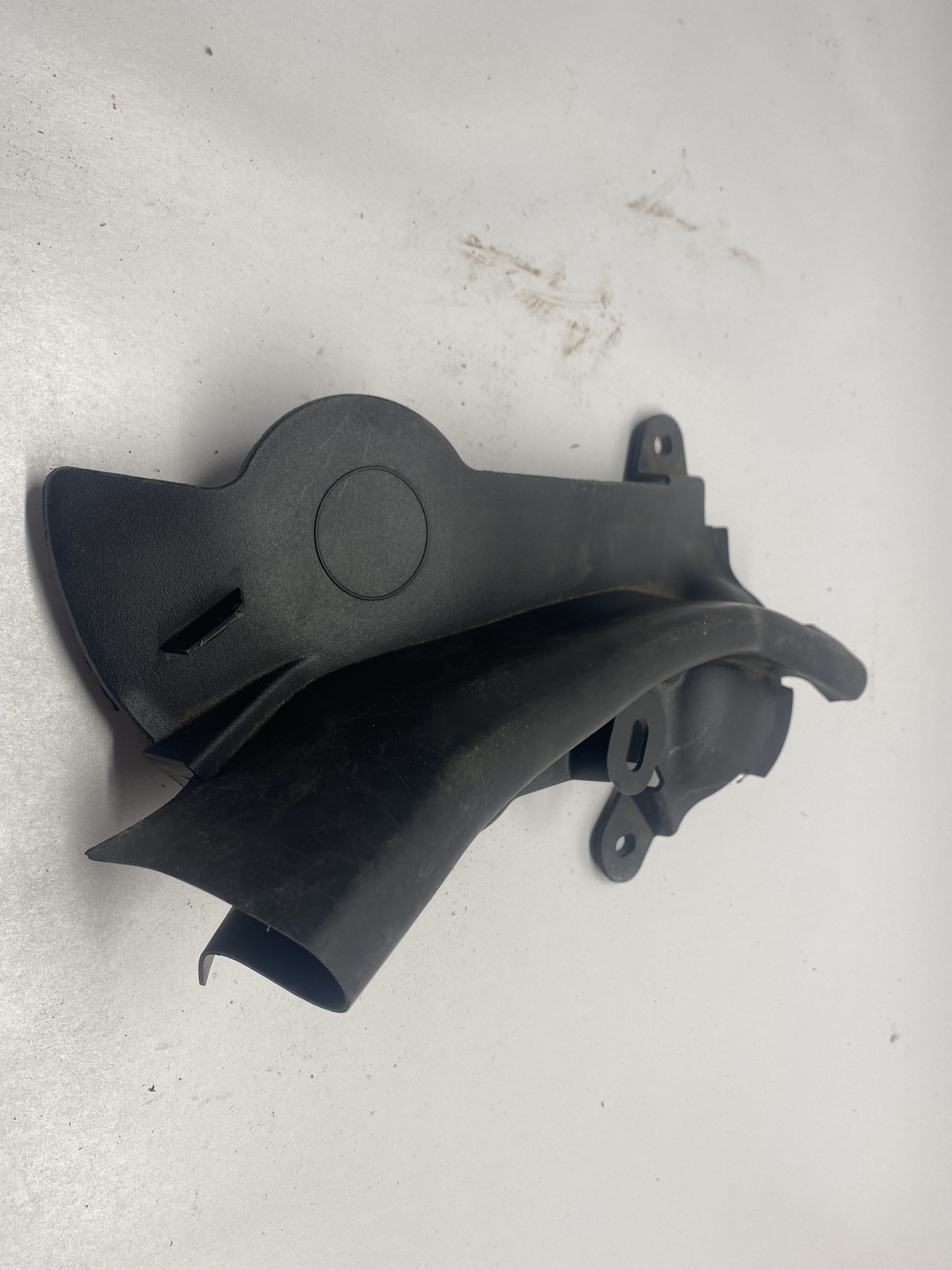 BMW 5 G30 Front Right Side Engine Bay Gum Rubber Cover 7349602 2019 ...