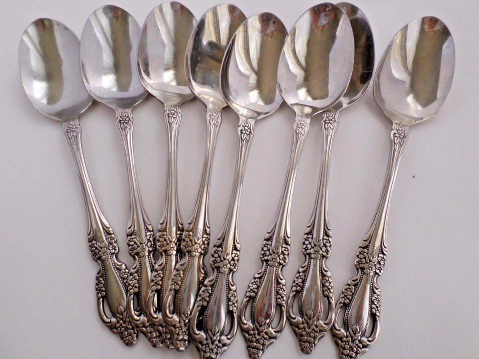 “Raphael” Distinction Deluxe Stainless by Oneida HH, 8 Place Setting ...