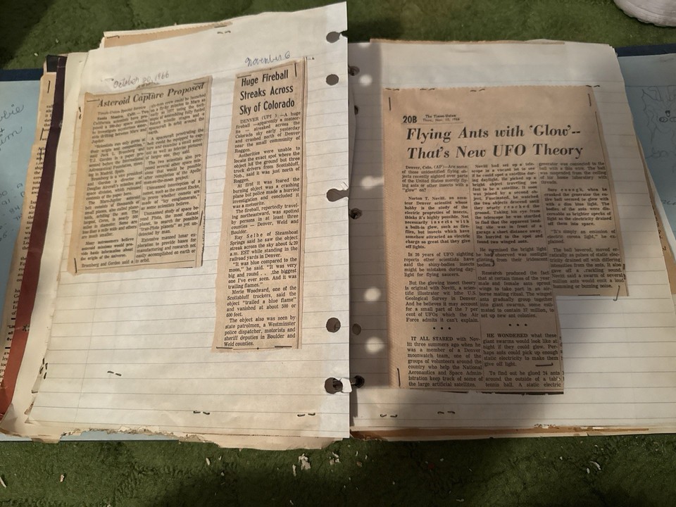 Vintage UFO Newspaper Clippings Binder 1960s - Collection Flying ...