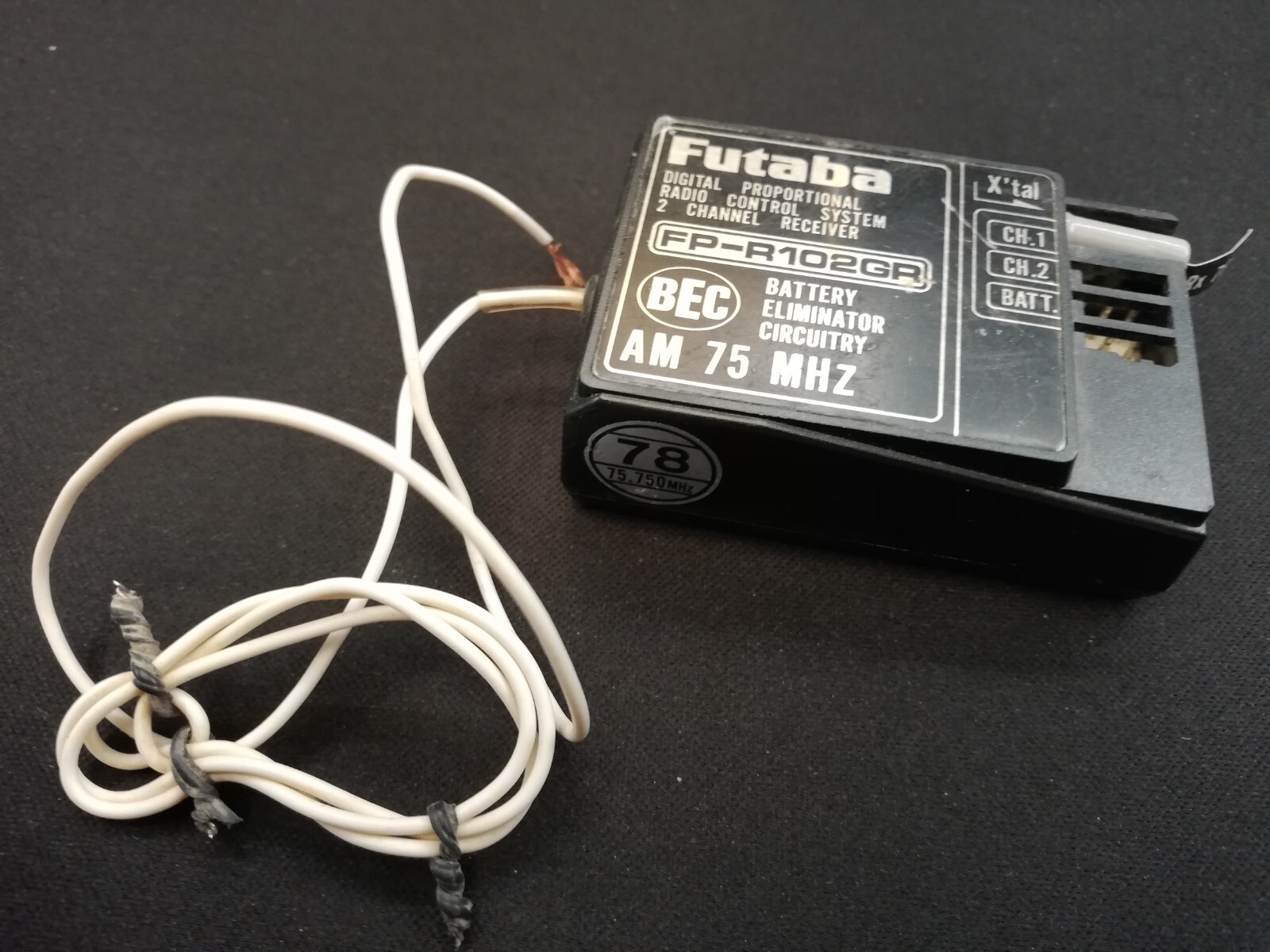 RC Futaba 2 Channel 27 MHz Am Fp-r102gr R/c Radio Control RX Receiver ...