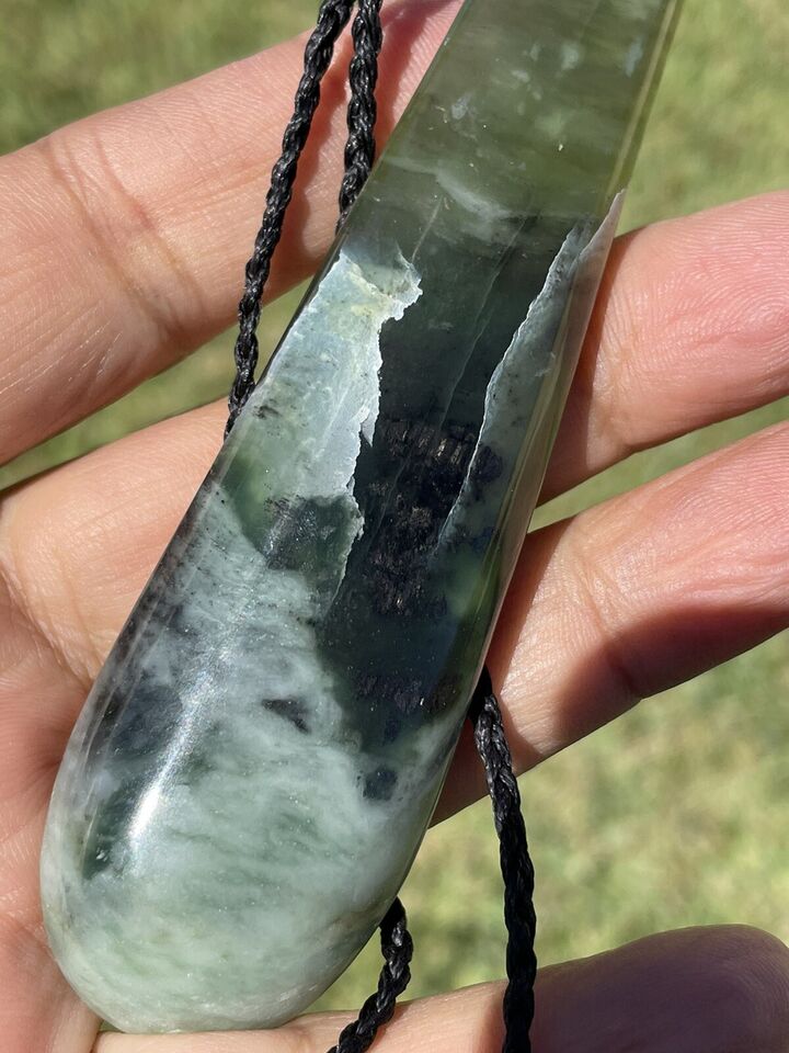 110mm NZ BOWENITE Maori Greenstone Pounamu RAREST WHITE JADE V BIG KURU ...