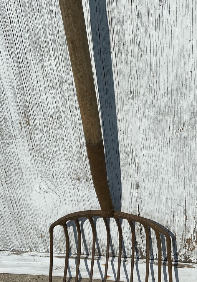 ANTIQUE PRIMITIVE FARM TOOL 10 TINE CAST IRON PITCH FORK HAY /STONE ...