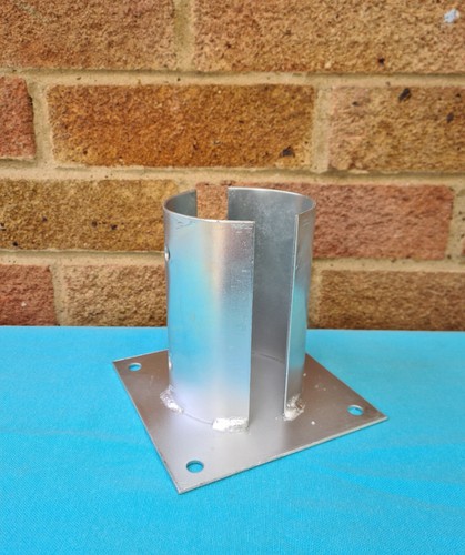 HEAVY DUTY GALVANISED BOLT DOWN ROUND/CIRCULAR POST FENCE FOOT/ 50mm to ...
