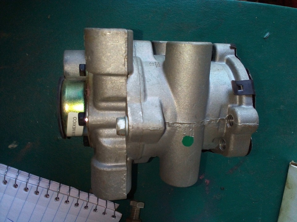 New OEM Bendix 800629 Air Brake Foot Valve for Mack Volvo 3095546 | eBay