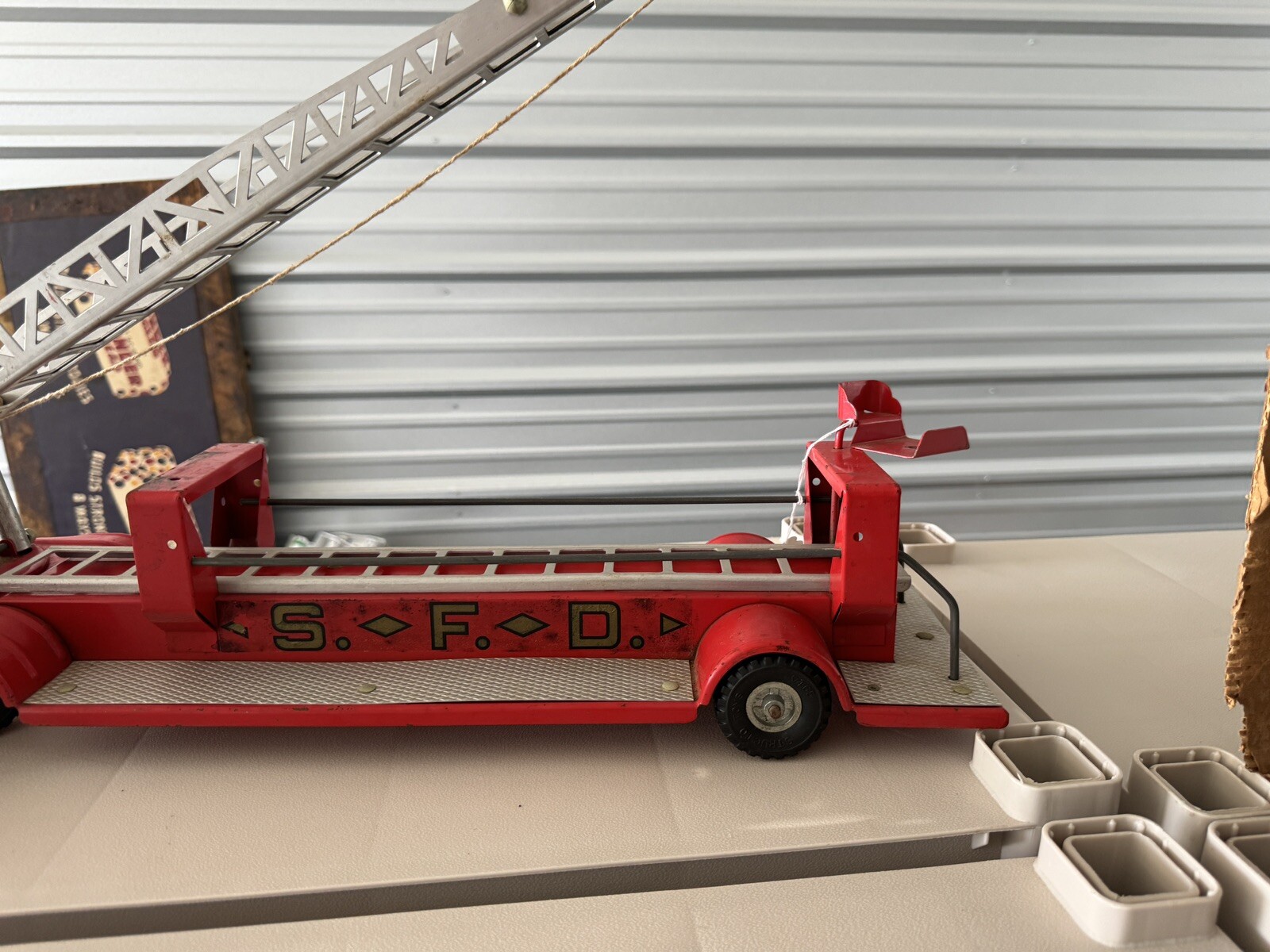 1950 Structo Fire Engine Aerial Ladder Truck #260 33” L W/Org box | eBay