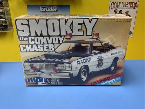 SEALED Smokey The Convoy Chaser Police Car Model Kit MPC 1/25th Scale ...