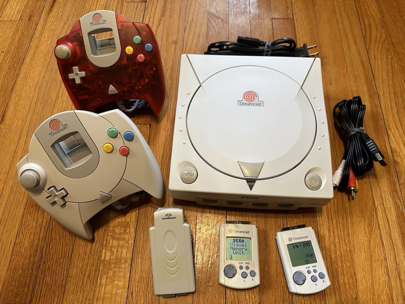 Sega Dreamcast Console System Bundle W/ 2 Controllers 2 VMU & Rumble ...