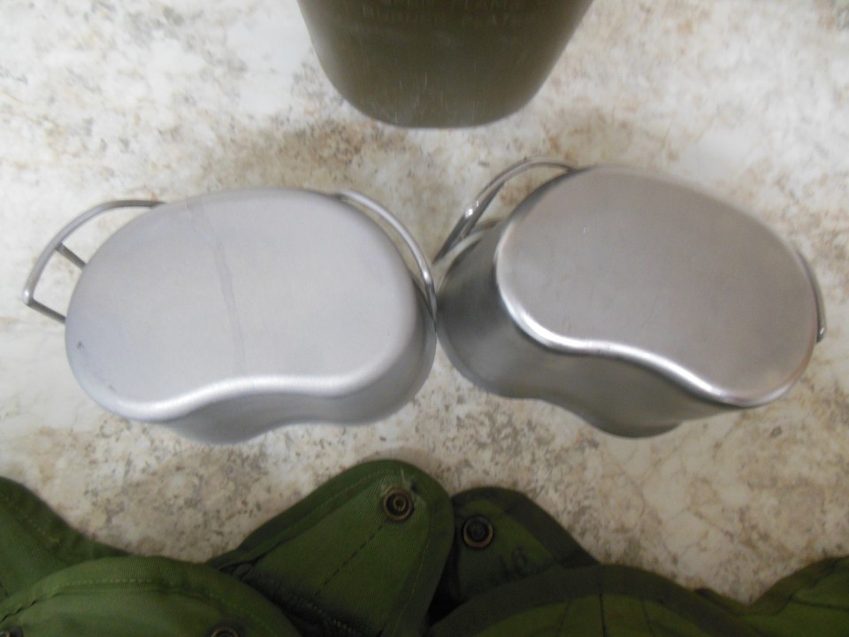 2 US Army Military Issue Canteen Cover Pouches Nylon W/Clips, 2 Cups, 1 ...