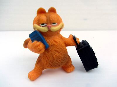 GARFIELD with Travel Luggage PVC Figure - 5.8cm Tall - 20th Century Fox ...