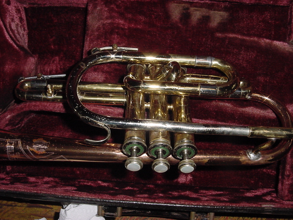 VINTAGE HOLTON CORNET SUPER COLLEGIATE SILVER BRASS AND COPRION BELL ...