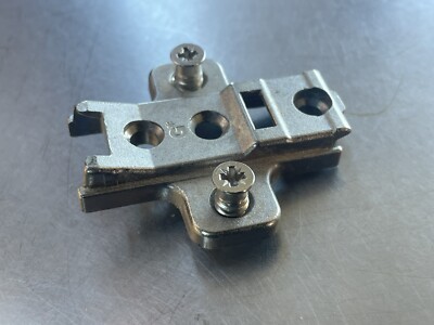 GRASS Cabinet 046 Hinge mounting plate 46 Fits 1006-30 / 1203 Baseplate ...