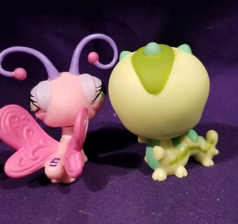 Littlest Pet Shop LPS #1323 Pink Butterfly #1324 Green Inchworm blue ...