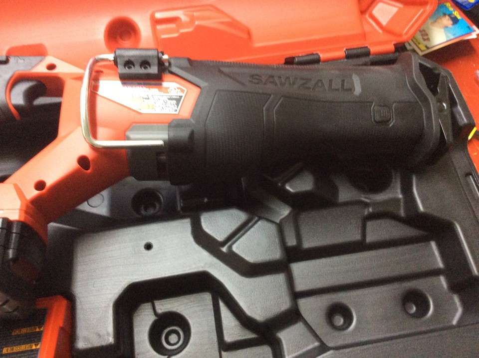 NEW Milwaukee 2821-21 M18 FUEL 18V Cordless SAWZALL Reciprocating Saw ...