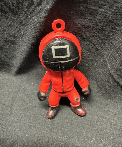 Squid Game Collectible Red 2" Toy Figure Guard / Front Man / Keychain ...
