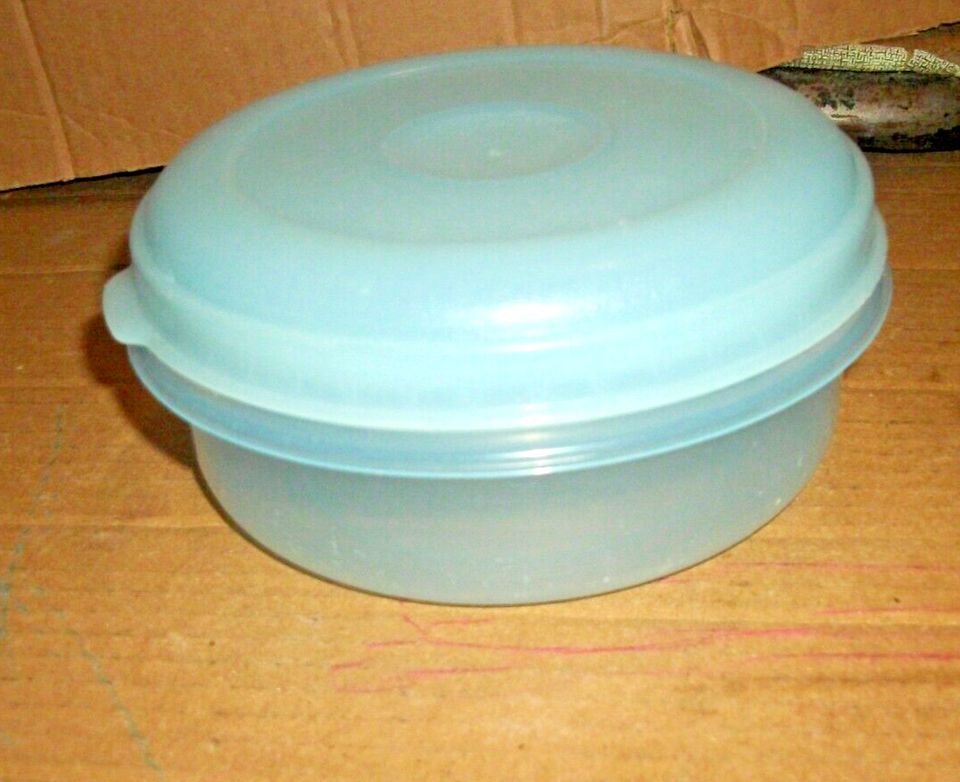 Vintage Rubbermaid 1.7 Pt #2 Servin Saver Round Food Storage Container ...