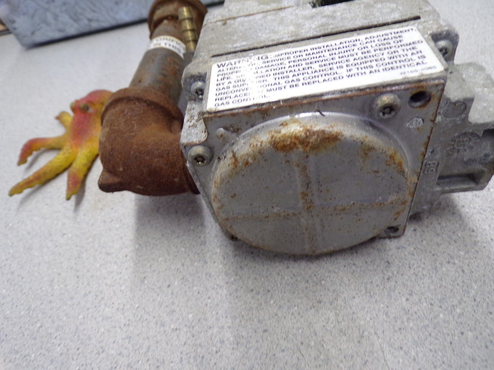 Negative Regulated Gas Control 36D27 Type 402 42001-0061 *FREE SHIPPING ...