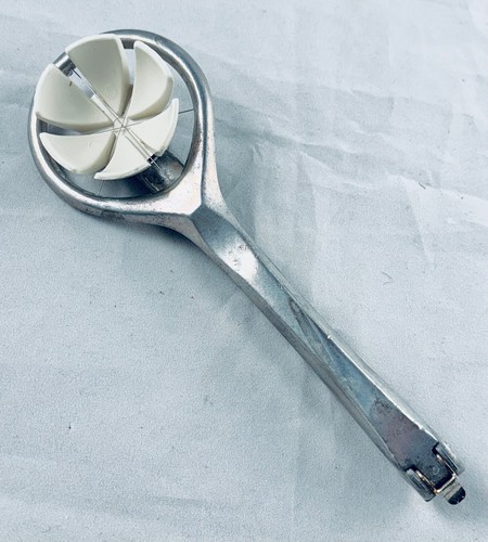 VTG WESTMARK EGG 6 WEDGE CUTTER SLICER ALUMINUM & PLASTIC COLUMBUS ...
