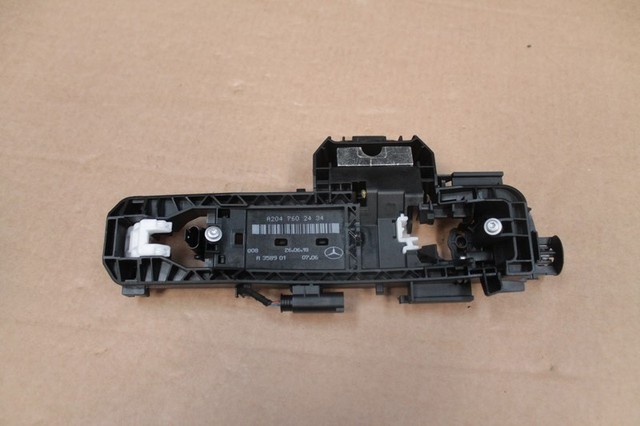 Mercedes-Benz CLS C218 Rear Right Door Inner Handle Frame A2047602434 ...