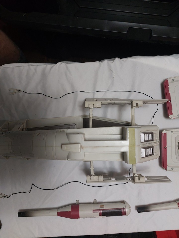 Hasbro 2002 Republic Gunship With Turrets. Star Wars Vehicle And Figure ...