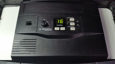 Two-Way Radios - R1225 Uhf