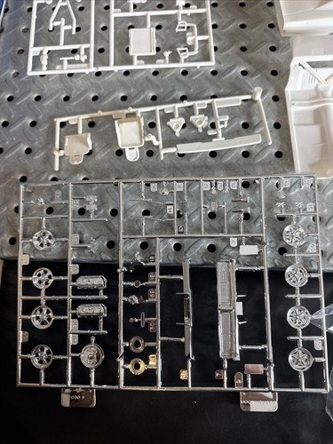 Revell Monogram 85-5937 1969 Dodge Charger Pro Modeler kit 1/25 ...