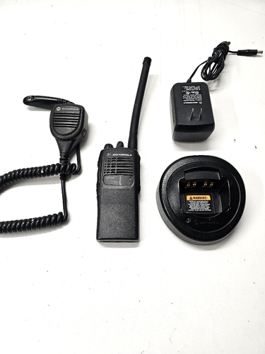 Motorola HT750 35-50 MHz Low Band Two Way Radio w Charger & Mic ...