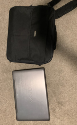 Old Vaio E series laptop from 2012, broken screen but still turns on ...