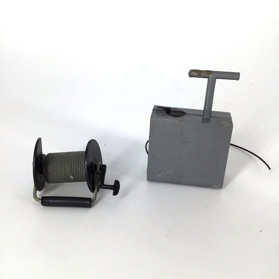 Vintage 70s GI JOE DEMOLITION SNOW STATION DETONATOR w broken wire coil ...