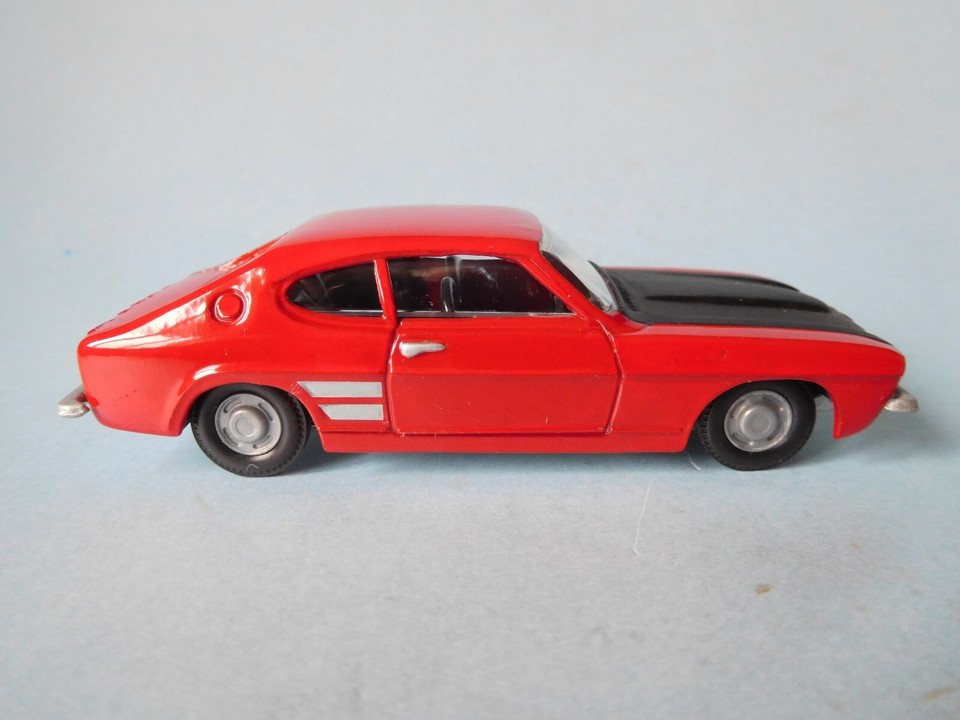 CORGI MOTORING MEMORIES 61213 FORD CAPRI RED & BLACK - Very Nice Model ...
