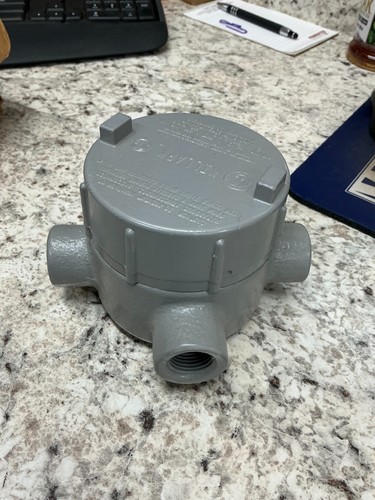 *FREE SHIPPING* Killark GECTT-1M Conduit Outlet Body 1/2", 3 way T ...