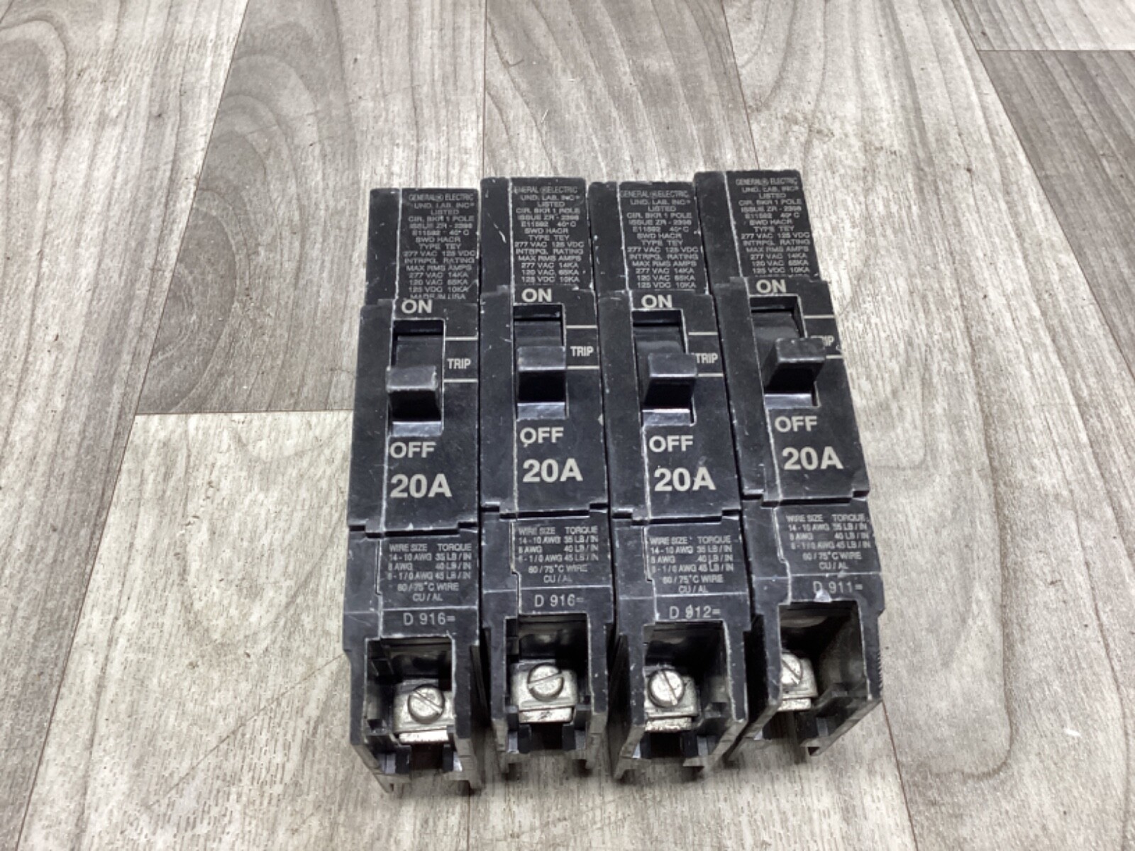 Lot Of 4 GE General Electric TEY120 Circuit Breaker 1P 20 AMP 277V ...