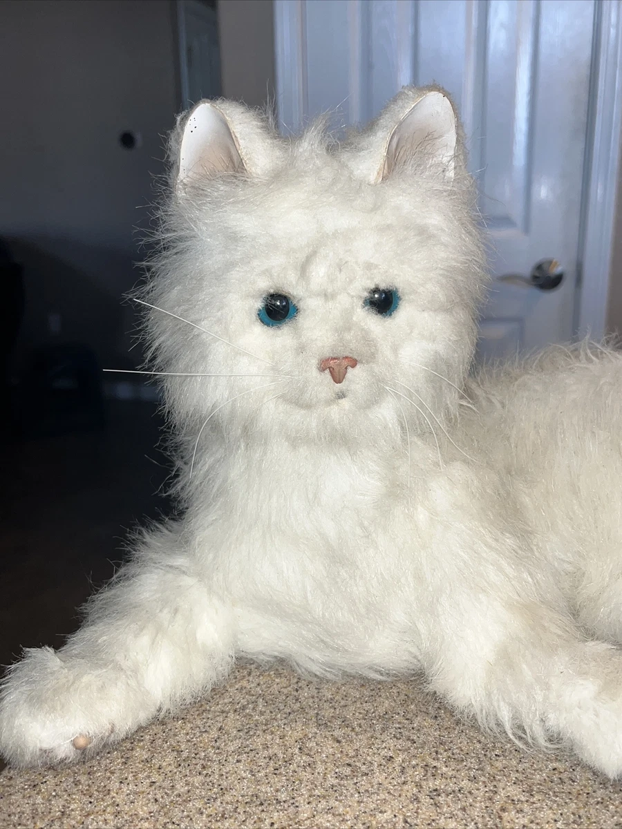 Furreal White Cat 2009