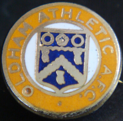 OLDHAM ATHLETIC FC Vintage club crest type badge Brooch pin In gilt ...