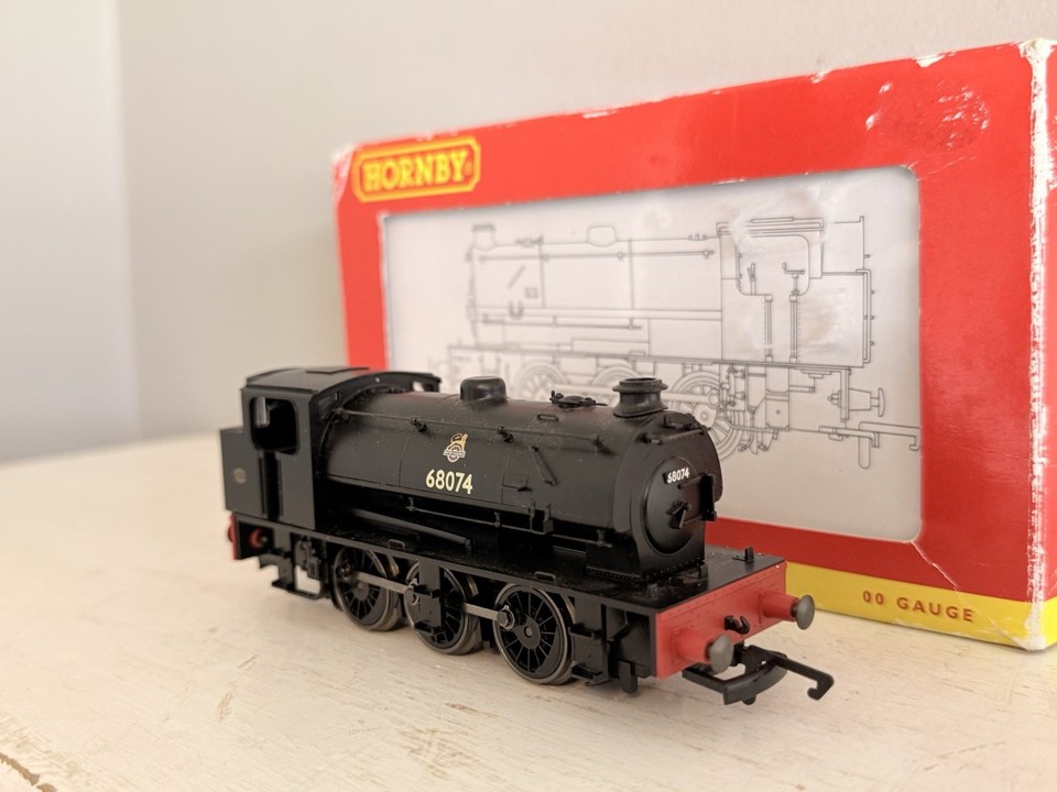 HORNBY OO GAUGE - R2326 - BR BLACK 0-6-0ST CLASS J94 LOCOMOTIVE '68074 ...