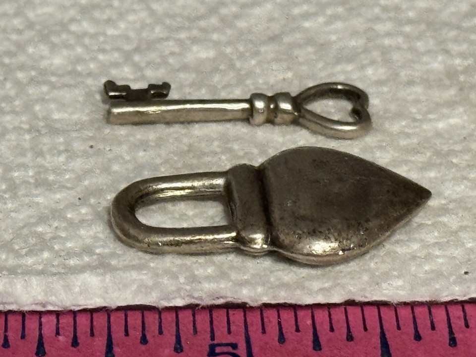 SILVER TONE KEY TO MY HEART CHARMS HEART SHAPED LOCK AND KEY (DOES NOT ...